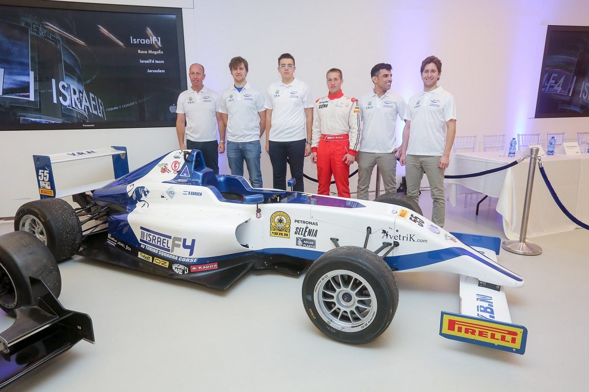 קבוצת מירוצים מקצוענית ישראלית מכוונת אל המקום הראשון בפורמולה 4
