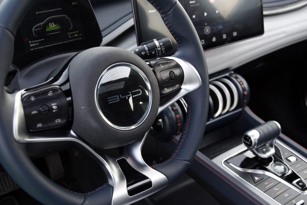 מבחן השוואתי: ג'ילי גיאומטרי C מול BYD ATTO 3 - TheCar חדשות רכב ותחבורה