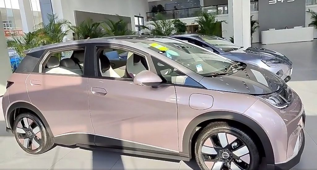 המכונית החשמלית החדשה הזולה ביותר בעולם עולה רק 1000 דולר ואתם יכולים להזמין אותה ב'עליאקספרס ...