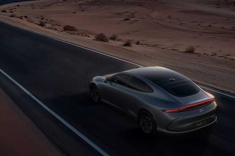 לא תזכרו איך נראית עמדת טעינה: IM L6 החשמלית נוסעת 1002 ק"מ בין טעינות - TheCar חדשות רכב ותחבורה